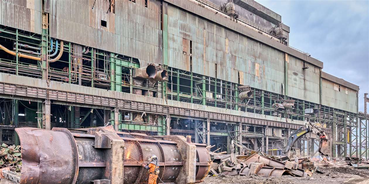 Redcar steelworks demolished in controlled explosion - Demolition ...