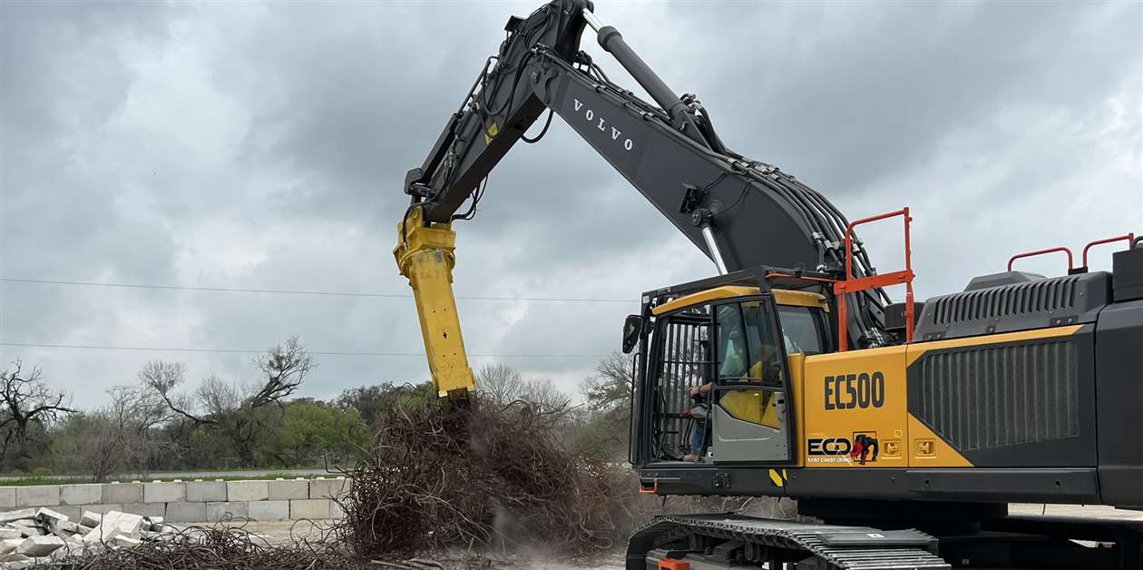 Volvo debuts EC500 Straight Boom excavator - Demolition & Recycling ...