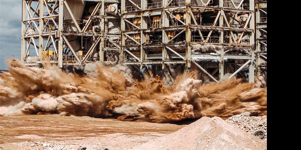 VIDEO: How the explosive demolitions at the Gove Refinery went down ...