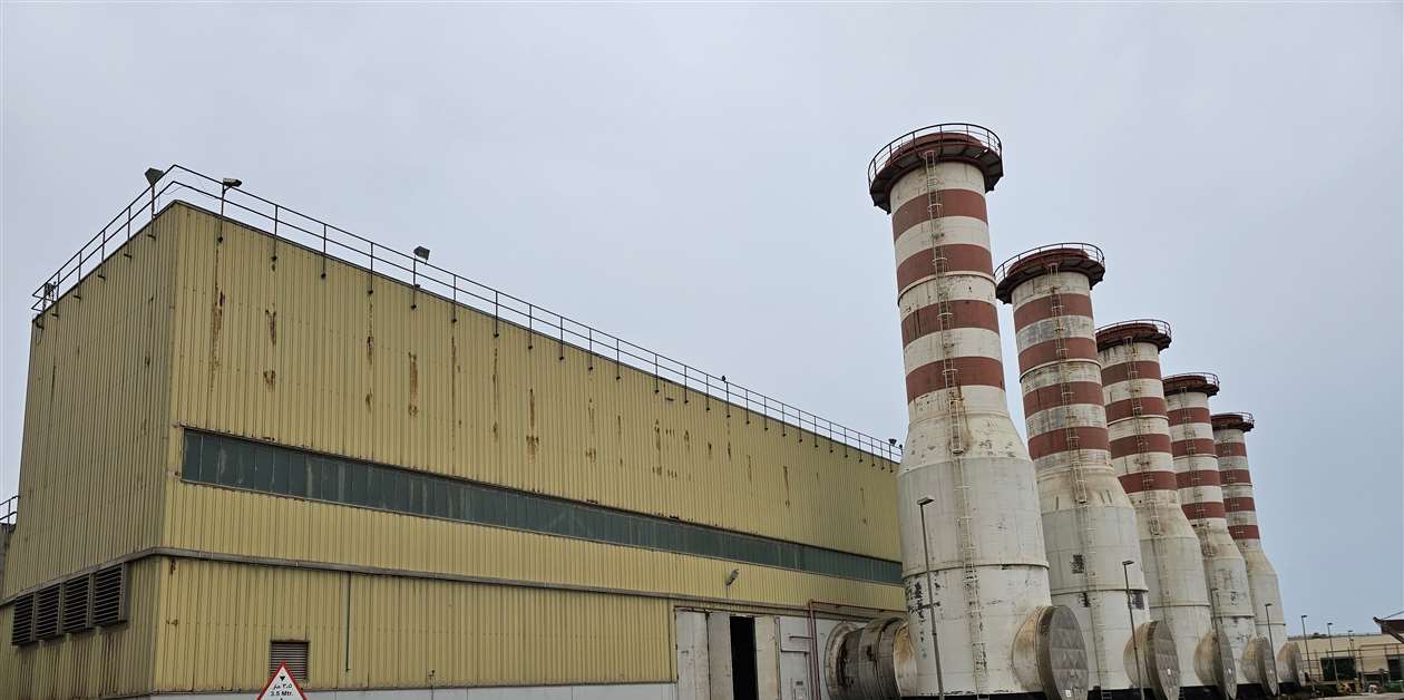 VIDEO: Dismantling of Riffa Power Station up for auction - Demolition ...