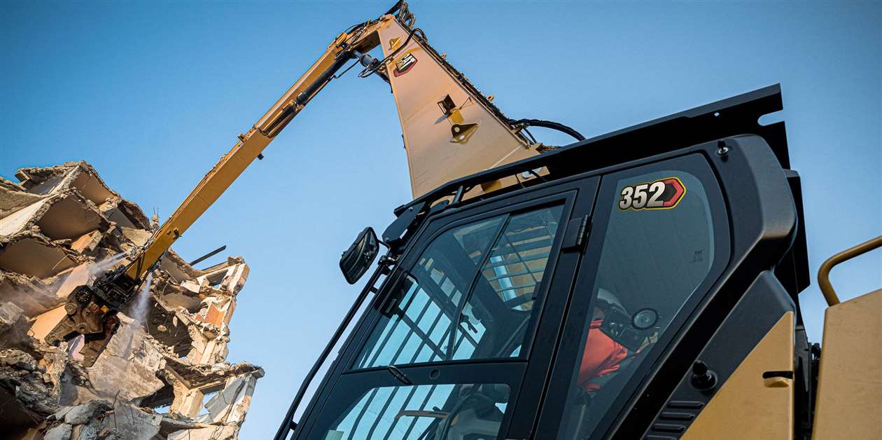 Formal launch for Cat 352 UHD - Demolition & Recycling International