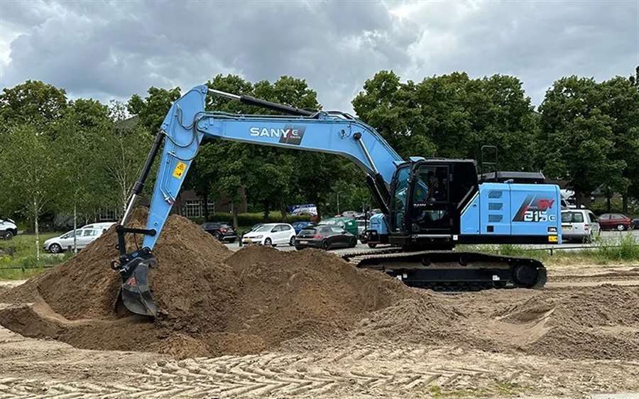 Sany launches first mid-sized electric excavator for Europe ...
